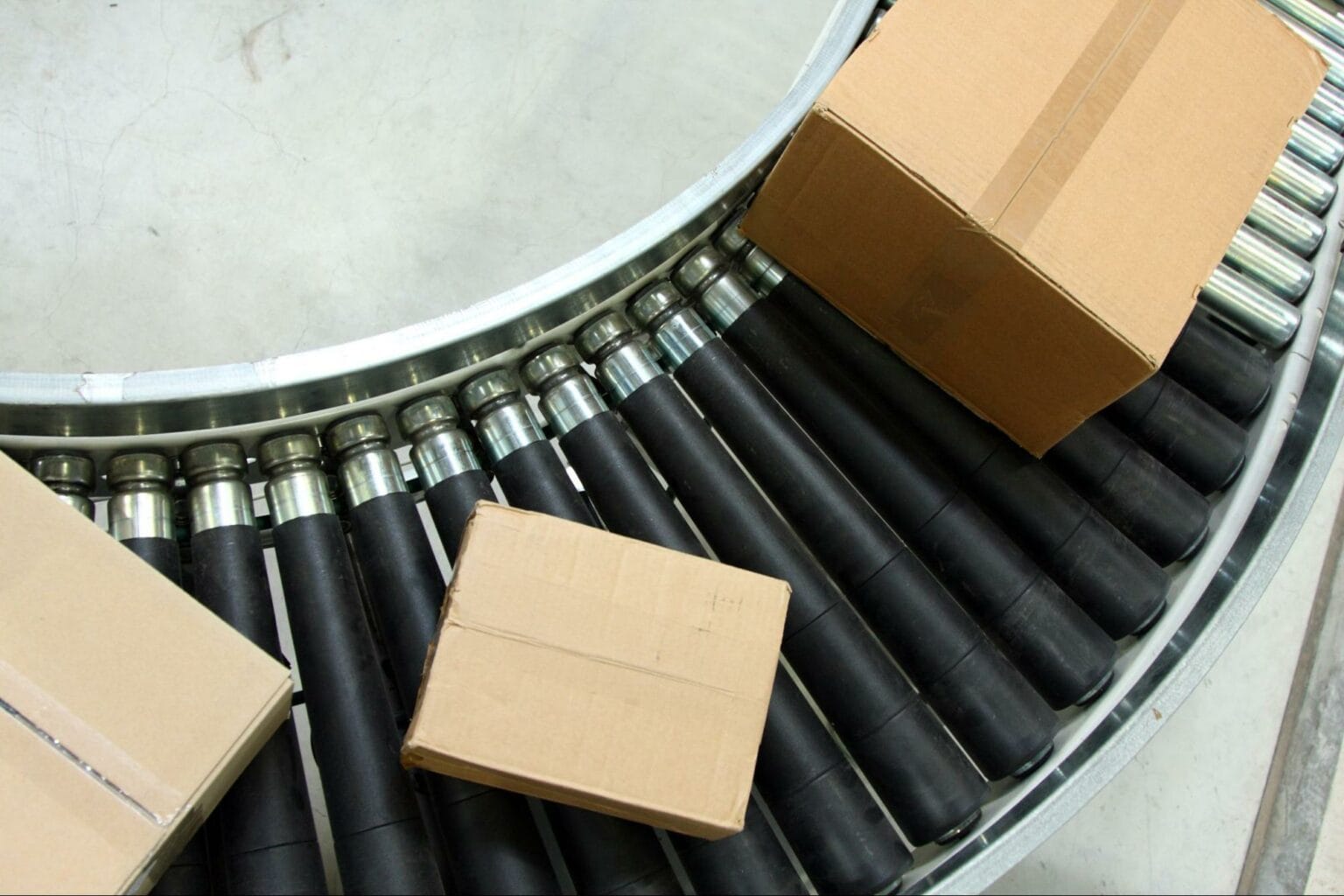 Gravity Roller Conveyor Applications Dorner Dorner Conveyors